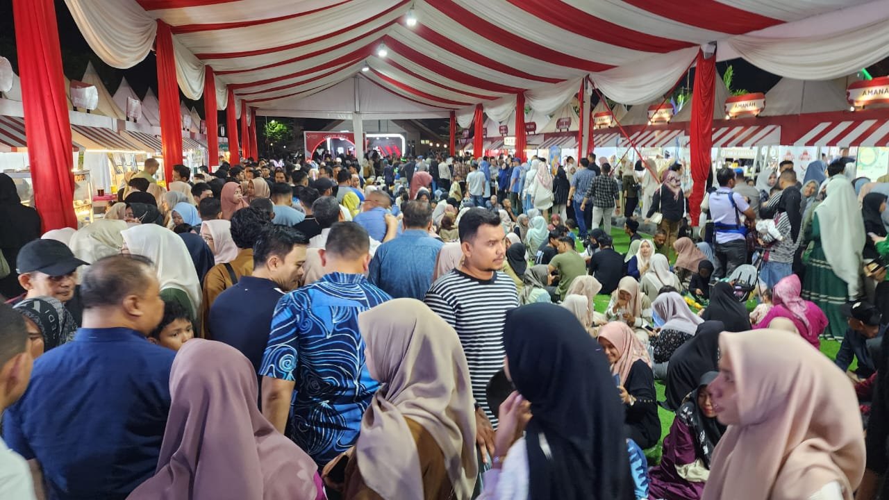 Perputaran Uang Capai Rp3 Miliar di Bhayangkara Fest 2024 | BARSELA ... Perputaran Uang Capai Rp3 Miliar di Bhayangkara Fest 2024 | BARSELA ...